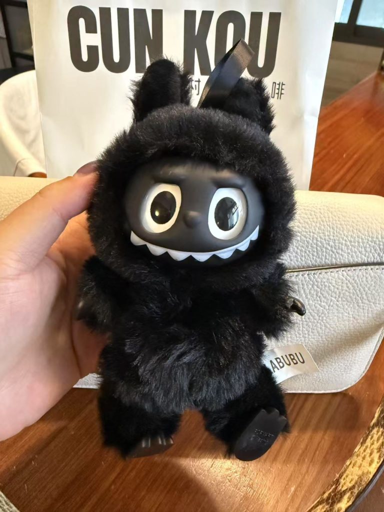 Black LABUBU - labubufield